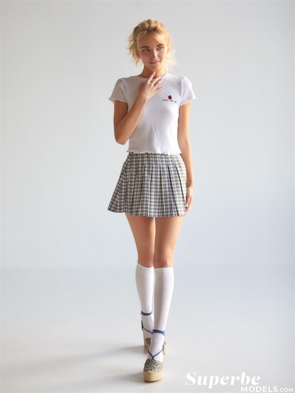 Meet Bella with Bella Luz - See Her Videos, Galleries and Selfie Videos ...